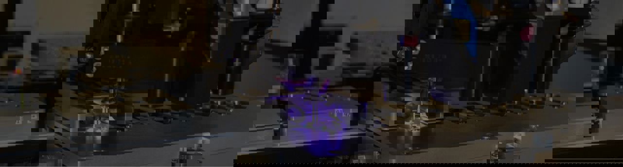 High precision flip chip die bonders