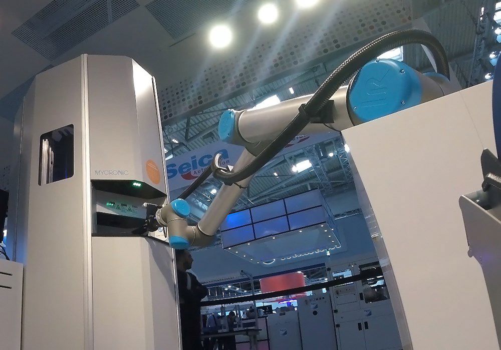 Say hello to Leo the robot!