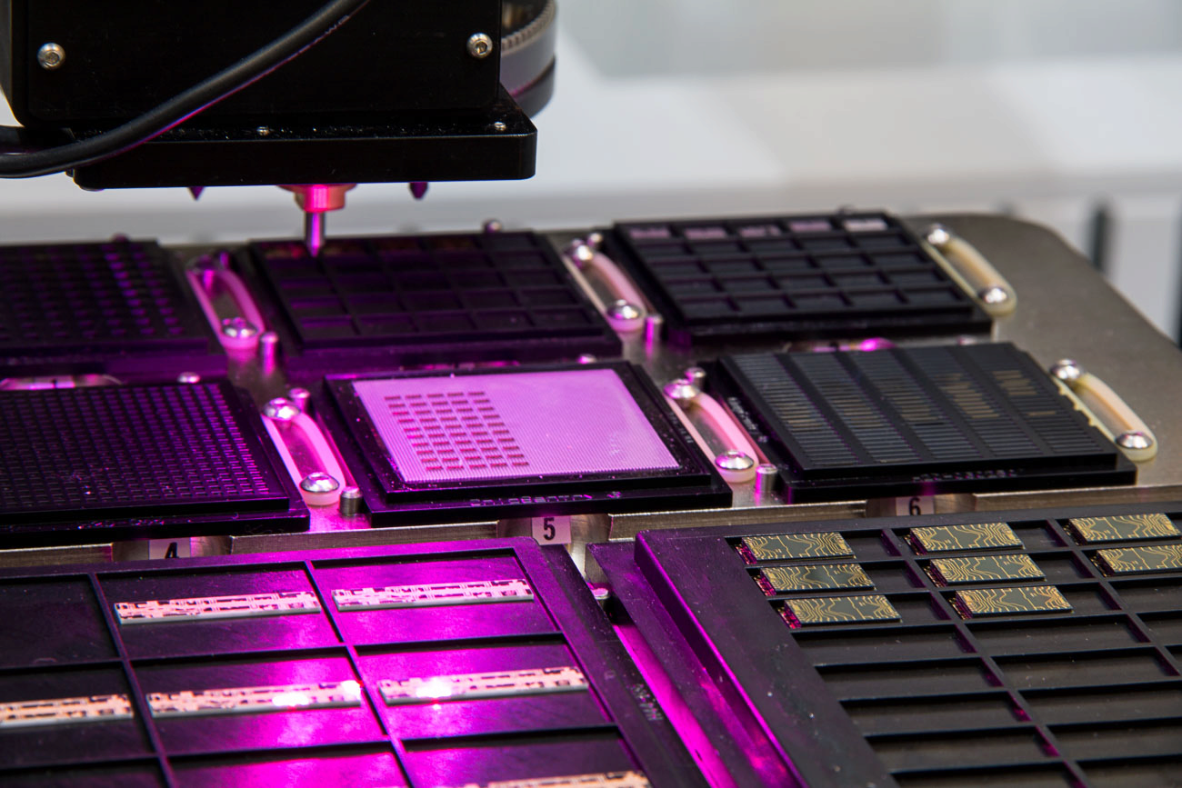 MRSI Systems MRSI-M3 3-Micron Die Bonder